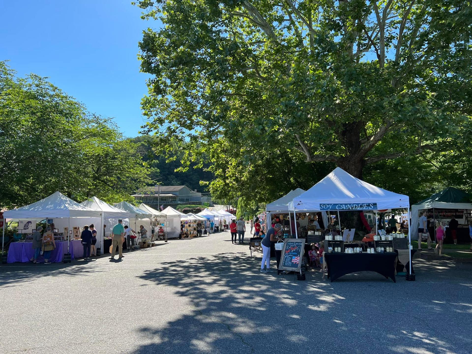 Lake Lure Arts & Crafts Festival - Fall Festival | Visit North Carolina