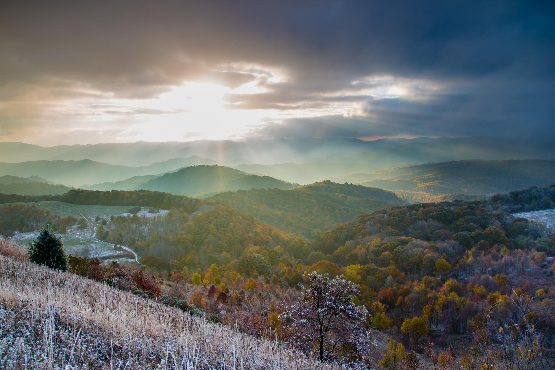 Cross-country skiing, snowshoeing & winter adventures in NC
