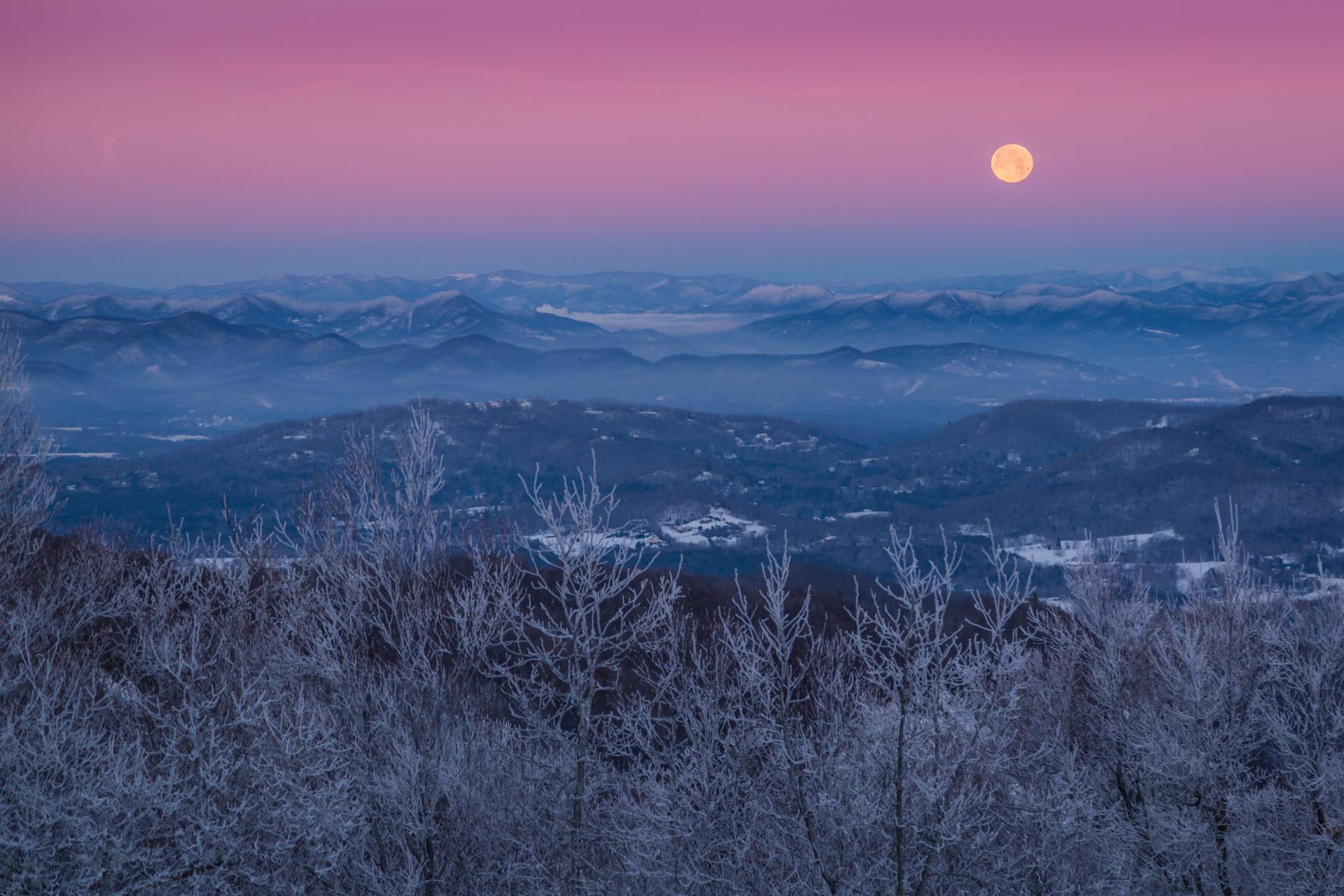 Skiing & Snowboarding in North Carolina | Winter Capital of the South